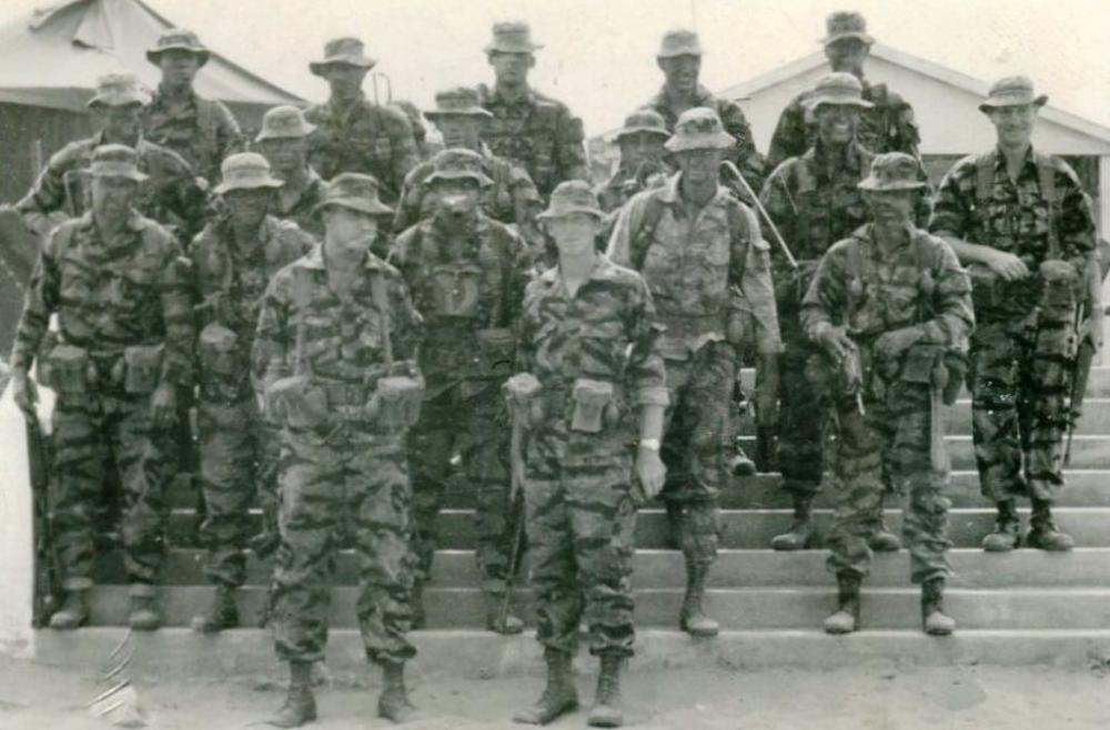 Vietnam US Army 101st Airborne LRRP Troops wearing Tiger Stripe ...