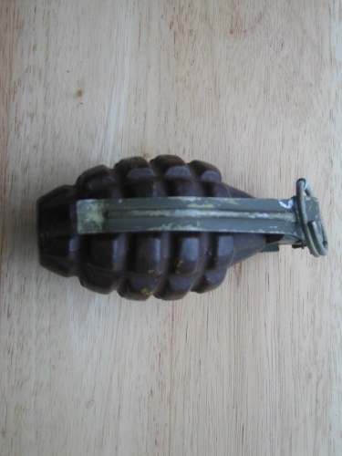 MK11 grenade maroon color or dark red WW2 - FIREARMS - U.S. Militaria Forum