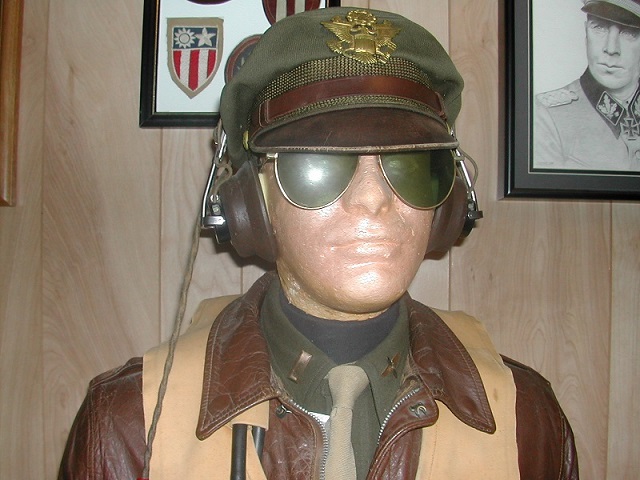 Typical WW2 USAAF pilot's headset - FLYING HELMETS AND ACCESSORIES - U ...