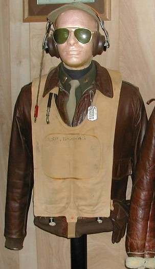 Typical WW2 USAAF pilot's headset - FLYING HELMETS AND ACCESSORIES - U ...