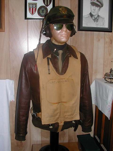 Typical WW2 USAAF pilot's headset - FLYING HELMETS AND ACCESSORIES - U ...