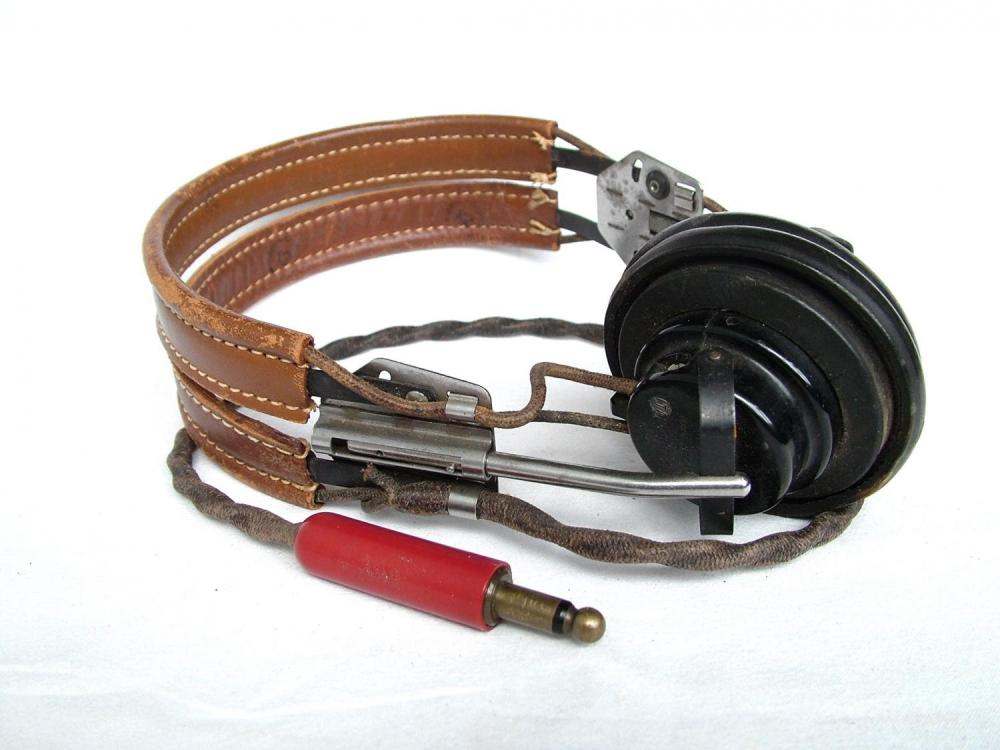Typical WW2 USAAF pilot's headset - FLYING HELMETS AND ACCESSORIES - U ...