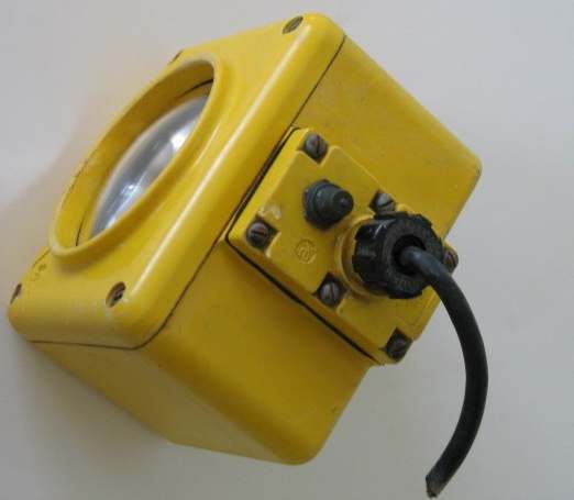 Navy battle lanterns - NAVAL SEA SERVICE GEAR - SHIPBOARD, SUBMARINE ...