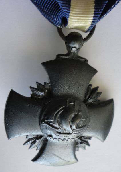 Bitten by the Queen of Spiders! - MEDALS & DECORATIONS - U.S. Militaria ...