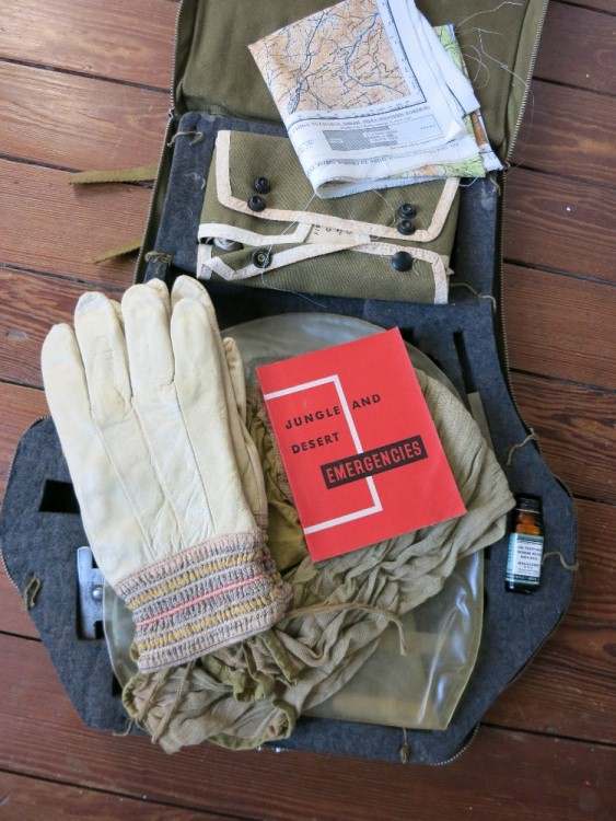 Jungle Emergency Parachute Back Pad Type B-2 - SURVIVAL GEAR - U.S ...