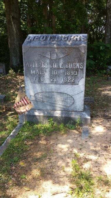 Gravestone of U.S. Soldier Killed in the Roma Airship Disaster ...