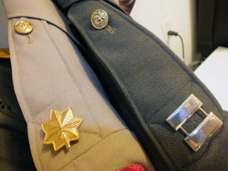 Lieutenant Insignia Placement