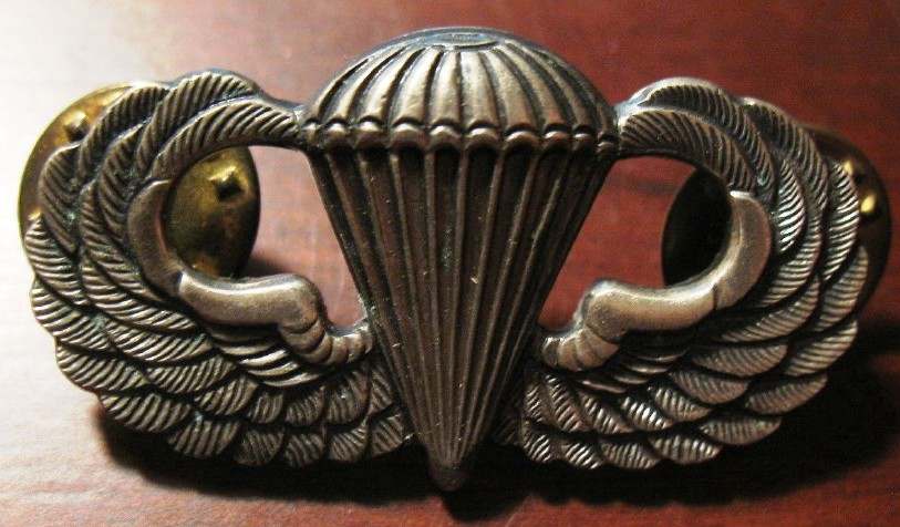 Parachutist Badge - ver nice feathering - german made? - AIRBORNE ...