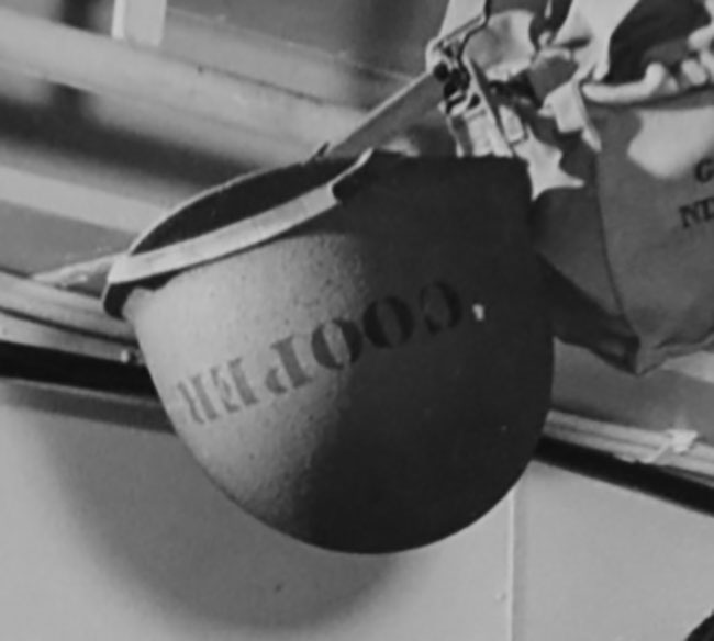 US Navy helmets in still - NAVY & COAST GUARD HELMETS - U.S. Militaria ...