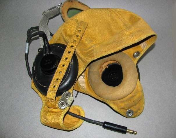 Acoustic ear cups on WWII USN flight helmets - FLYING HELMETS AND ...