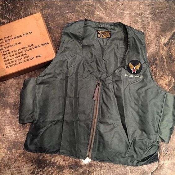 US Air Force Flotation / Life Vest - SURVIVAL GEAR - U.S. Militaria Forum