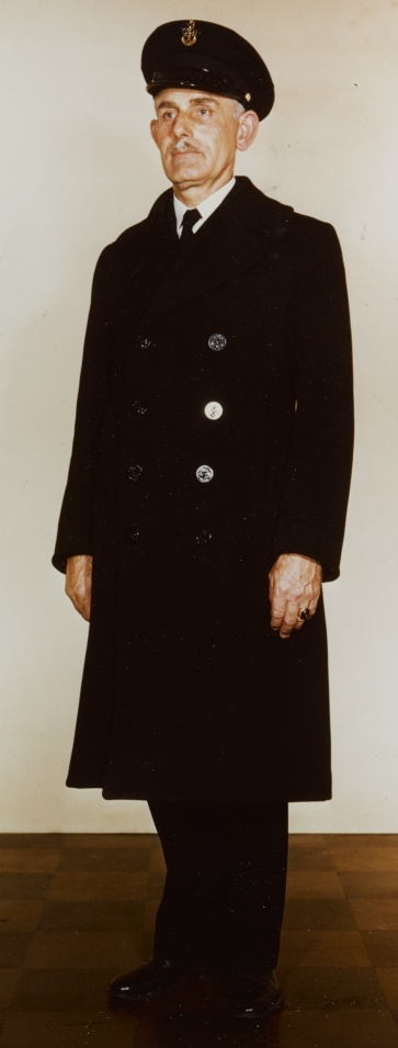 USN Uniform photos, WW2 - NAVAL & SEA SERVICE UNIFORMS - U.S. Militaria ...