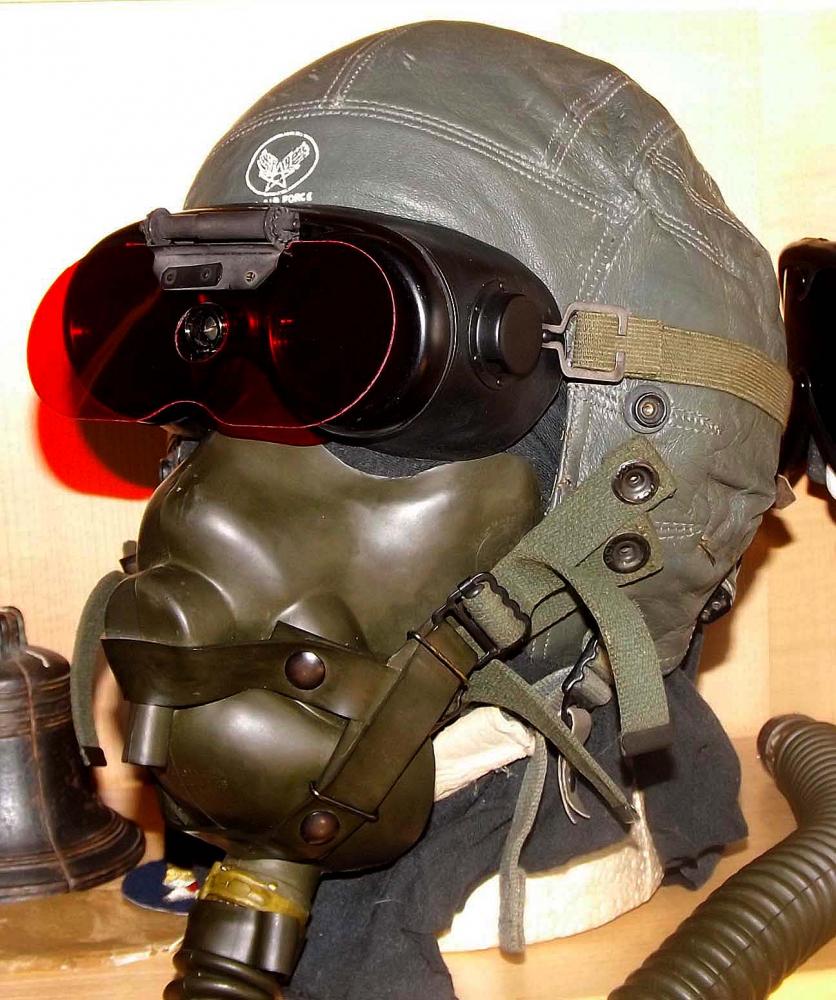 "The ATOMIC BOMBER" - FLYING HELMETS AND ACCESSORIES - U.S. Militaria Forum
