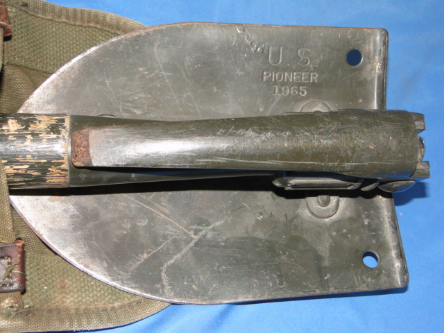 M1951 Entrenching Tool - FIELD & PERSONAL GEAR SECTION - U.S. Militaria ...