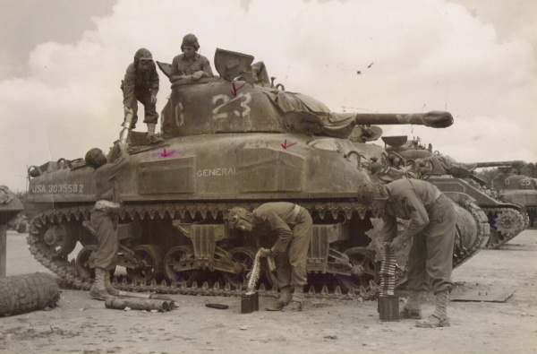 Sherman in Combat... - Page 4 - MILITARY VEHICLES - U.S. Militaria Forum
