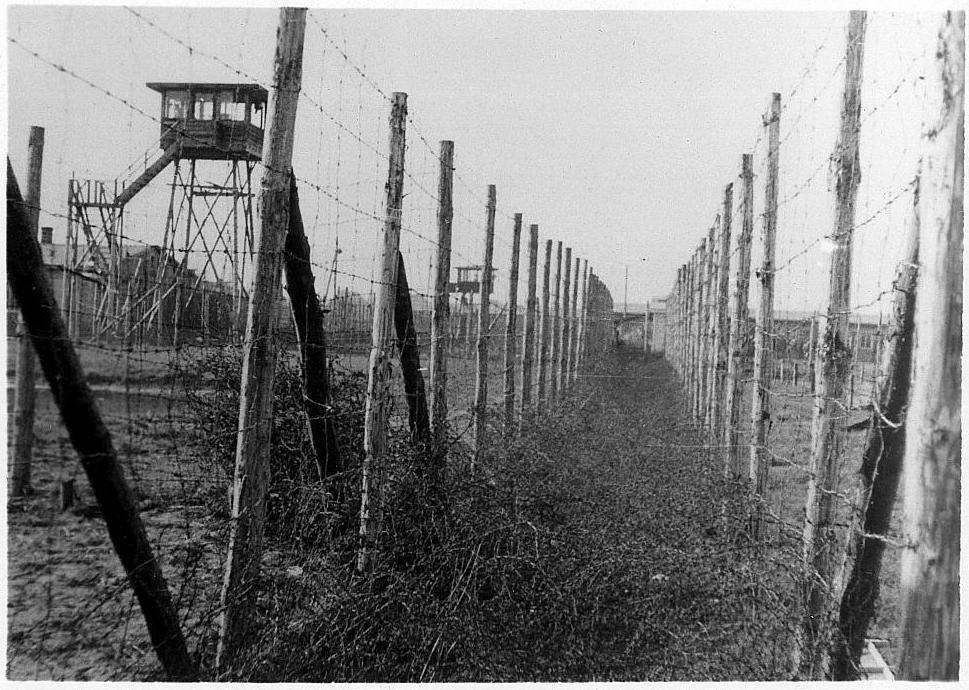 Stalag Luft I photos - EPHEMERA, PHOTOGRAPHS & MILITARY ARTWORK - U.S ...
