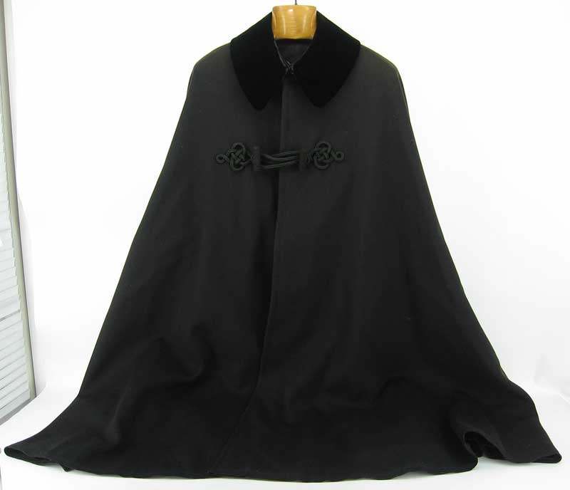 Naval Officer wearing a cape - UNIFORMS - U.S. Militaria Forum