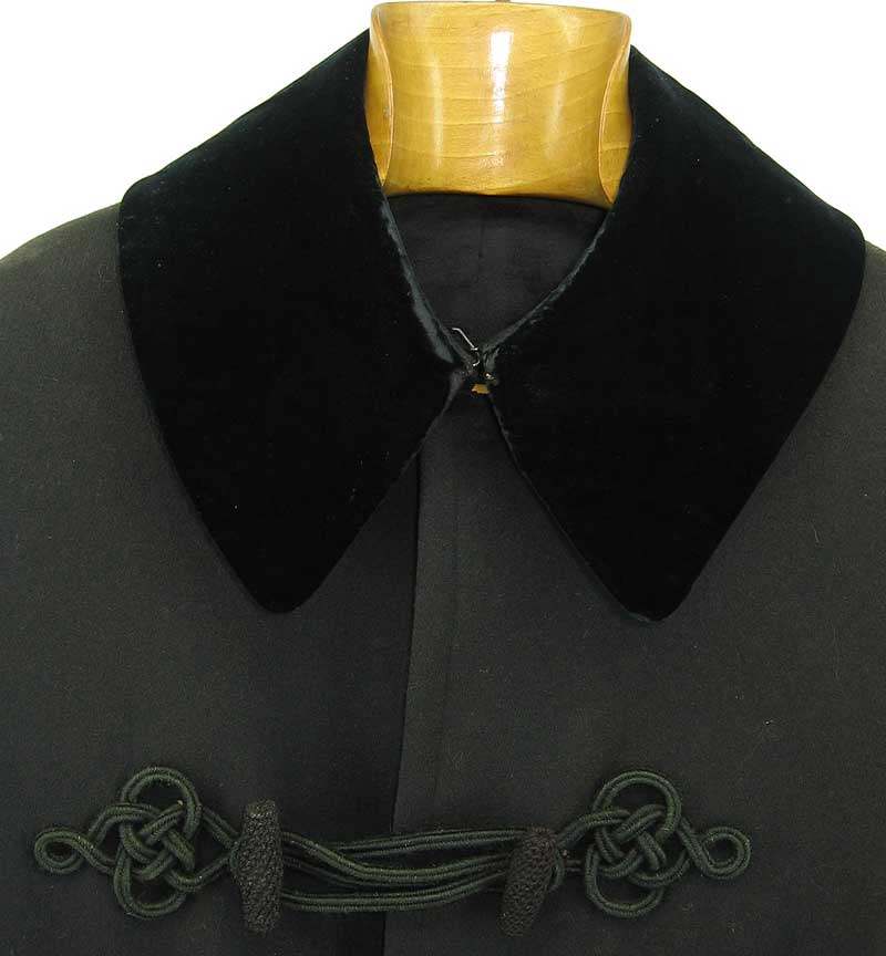 Naval Officer wearing a cape - UNIFORMS - U.S. Militaria Forum