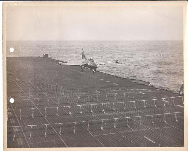 Flight deck crash of a F9F-2B - MILITARY AIRCRAFT & AVIATION - U.S ...