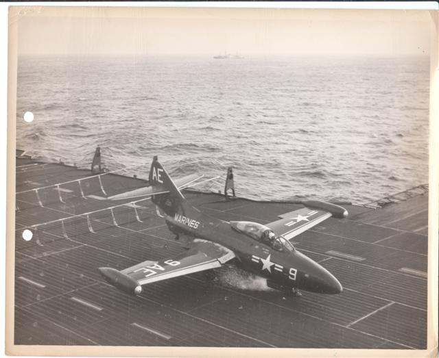 Flight deck crash of a F9F-2B - MILITARY AIRCRAFT & AVIATION - U.S ...