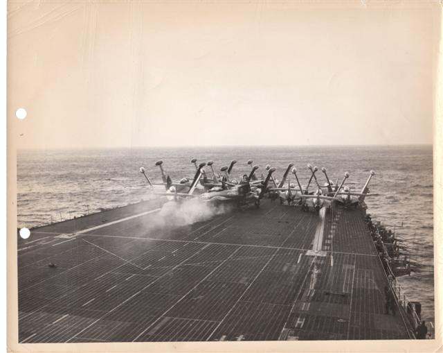 Flight deck crash of a F9F-2B - MILITARY AIRCRAFT & AVIATION - U.S ...