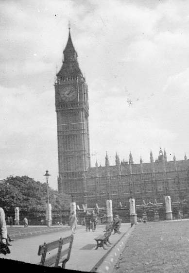 AAF Officier pictures in London from beggining of 1944 to September ...