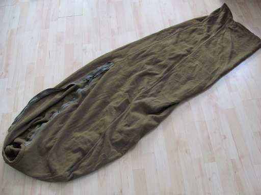Sleeping Bag WW2 or Post War? - FIELD & PERSONAL GEAR SECTION - U.S ...
