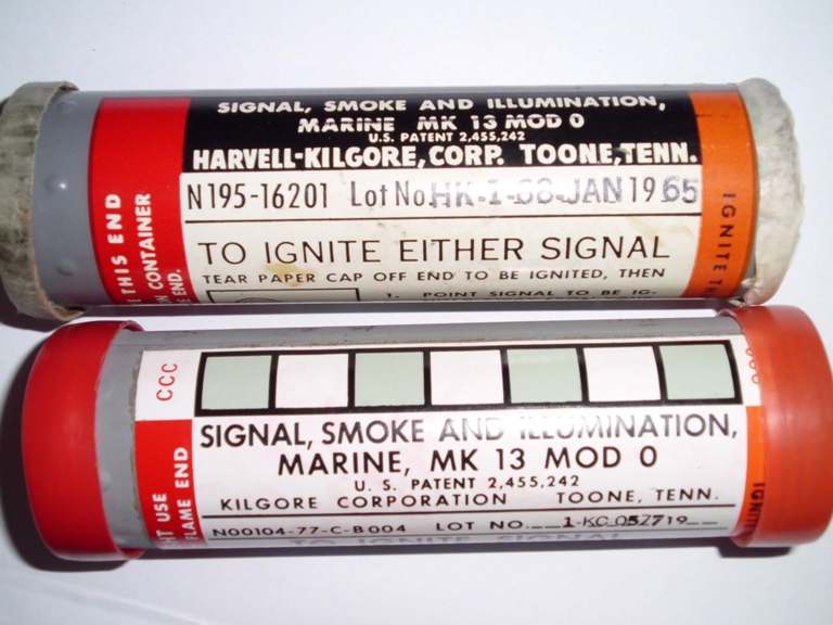 Vietnam-period MK 13 Mod. 0 Distress Signal - SURVIVAL GEAR - U.S ...