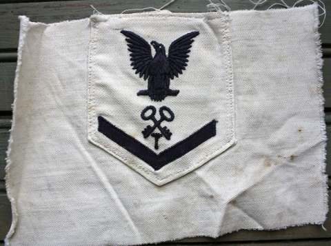 WW2 Storekeeper 3rd Class with "T" under the crossed keys? - NAVY ...