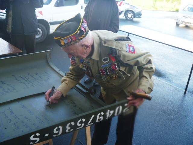 The ultimate "autograph book"?! - MILITARY VEHICLES - U.S. Militaria Forum