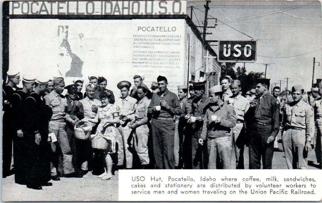 Did WWII USO volunteers and hostesses wear this type of armband ...