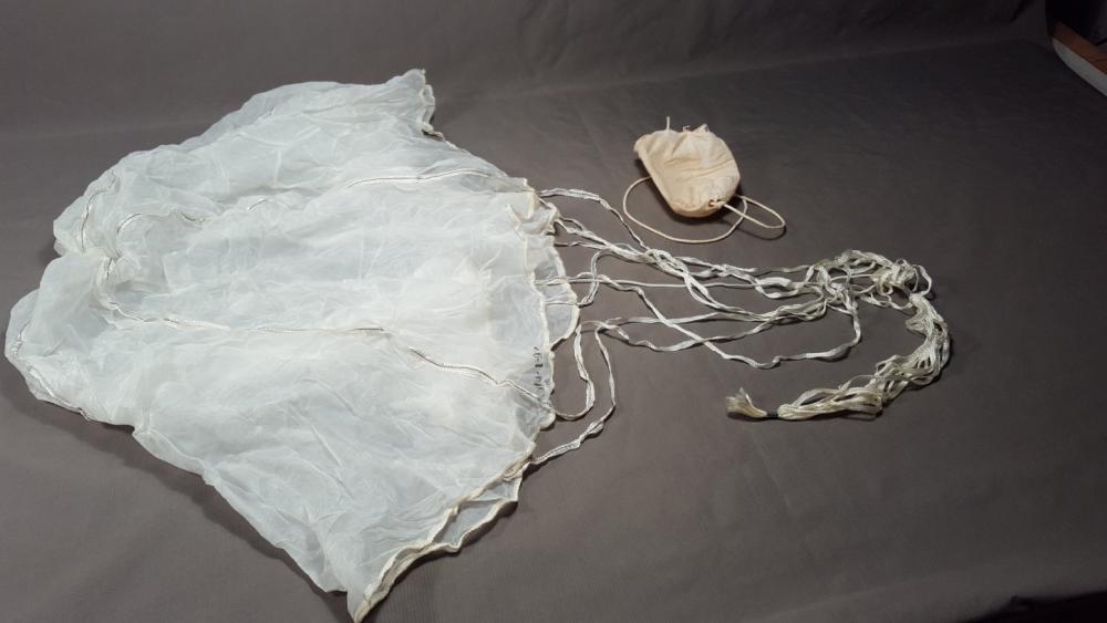 Small white Silk parachute...what was it used for? - SURVIVAL GEAR - U ...