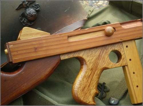 Thompson sub-machine gun - MODELING - U.S. Militaria Forum