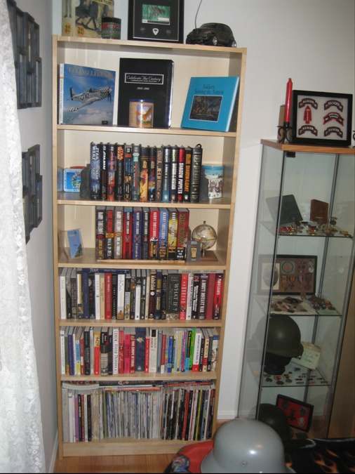 Show your bookshelf . - BOOK REPORTS - U.S. Militaria Forum