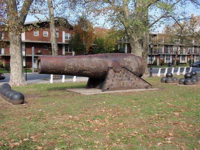 Civil war cannon, Ft. Hamilton, Brooklyn, NY - MISC MILITARIA - U.S ...