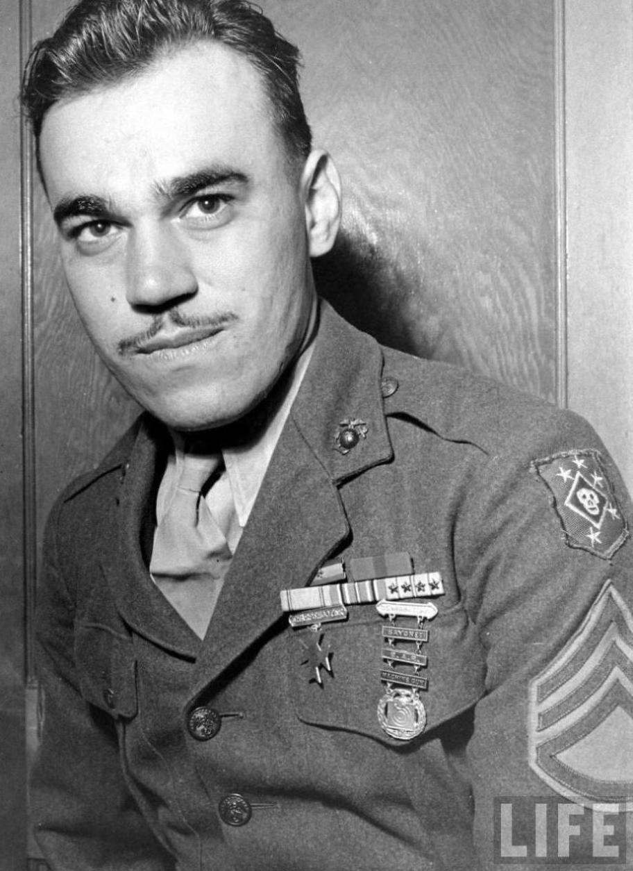 Carlson Raider - EPHEMERA, PHOTOGRAPHS & MILITARY ARTWORK - U.S ...