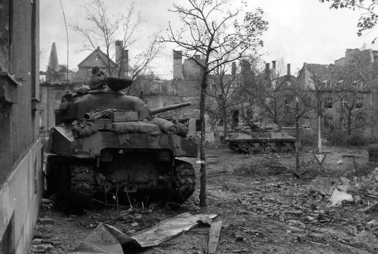 Sherman in Combat... - Page 5 - MILITARY VEHICLES - U.S. Militaria Forum