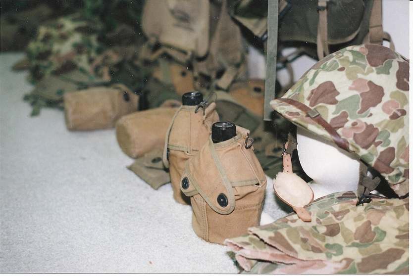USMC Canteen with UNIS marking - 334 - FIELD & PERSONAL GEAR SECTION ...