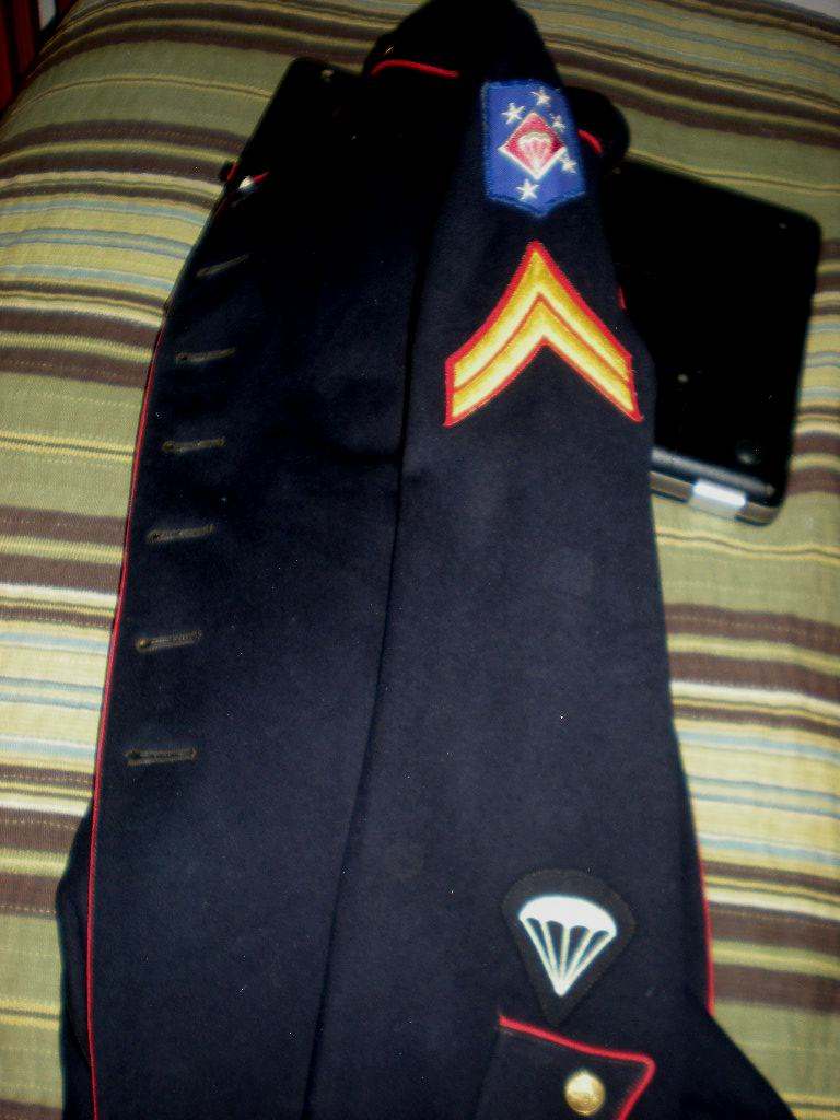 US Marine Fifth Division Uniform, Iwo Jima? - UNIFORMS - U.S. Militaria ...