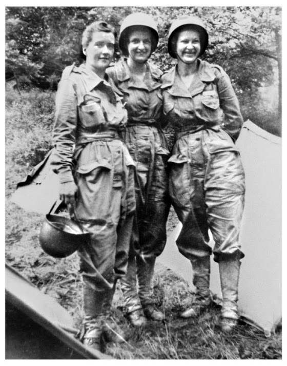 Pictures of WWII Flight Nurses - WOMEN'S SERVICES REFERENCE - U.S ...