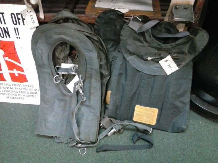 Grey USN life preserver - SURVIVAL GEAR - U.S. Militaria Forum