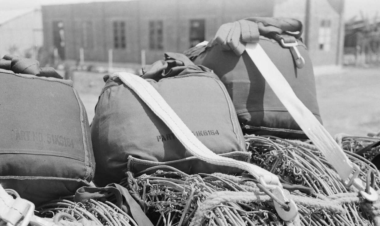 Container aerial delivery - SURVIVAL GEAR - U.S. Militaria Forum