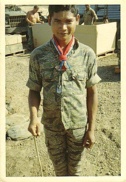 Mike force Scarfs - Page 2 - UNIFORMS - U.S. Militaria Forum