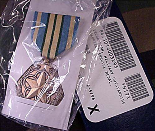 MILITARY OUTSTANDING VOLUNTEER SERVICE MEDAL - MEDALS & DECORATIONS - U ...