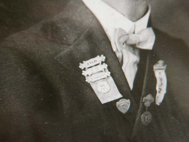 Confederate Veteran Shield Badges - MEDALS & DECORATIONS - U.S ...