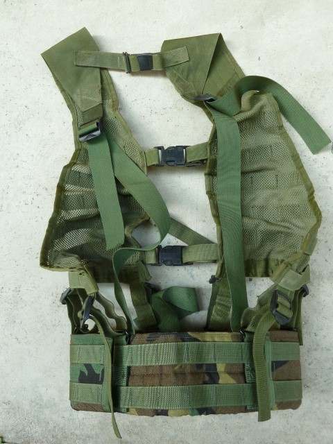 Is it a 1st pattern MOLLE VEST? - FIELD & PERSONAL GEAR SECTION - U.S ...