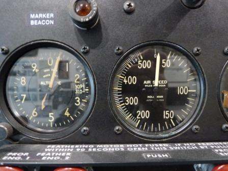 Instrument Panel B-17G - MILITARY AIRCRAFT & AVIATION - U.S. Militaria ...