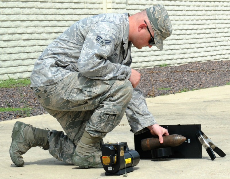 McConnell AFB EOD Blows Up WW1 Artillery Projectile - FIREARMS - U.S ...