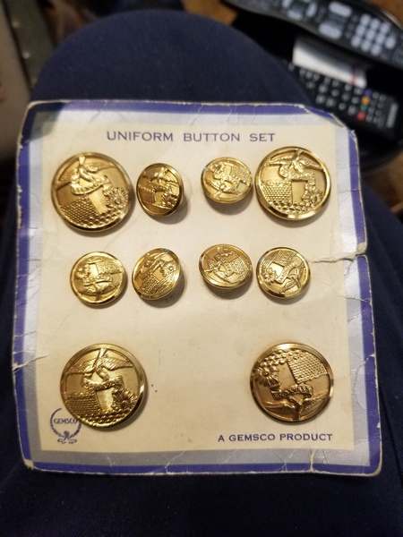 What are these buttons. - UNIFORMS - U.S. Militaria Forum
