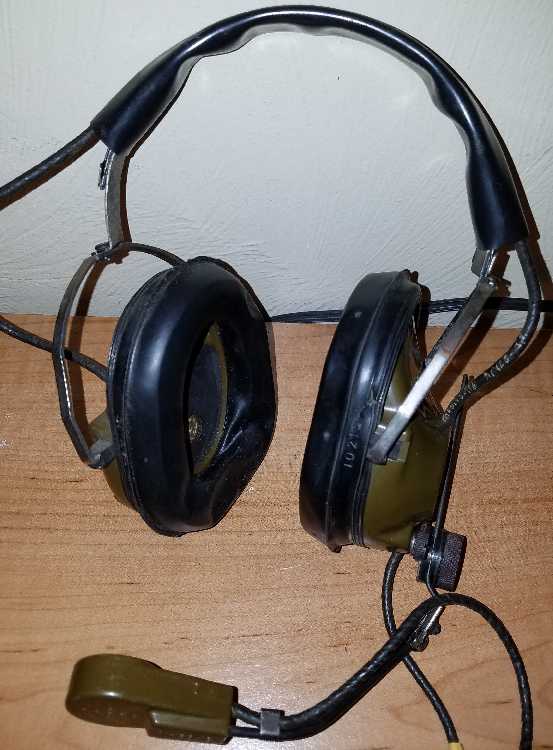 Need help with info on this headset - RADIO & COMMUNICATIONS GEAR - U.S ...